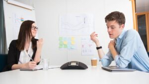Comunicação Passiva: o que é, características, impactos e como superar
